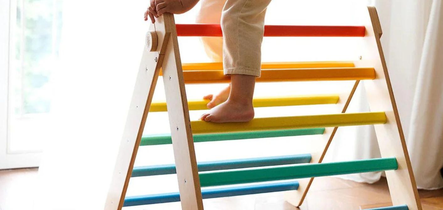 Comment fabriquer un triangle de Pikler DIY ? Tuto Bricolage – SMYLES FR